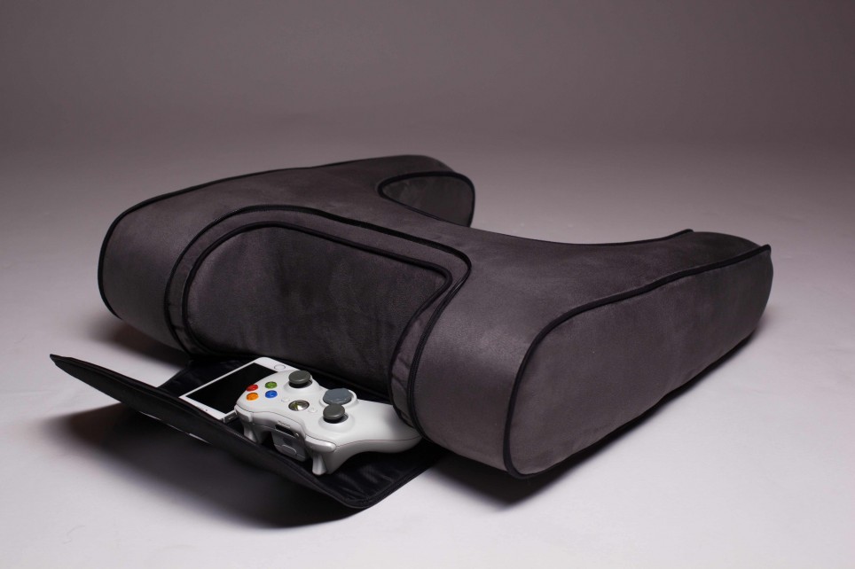 Review: GlomTom - Geeks Under Grace