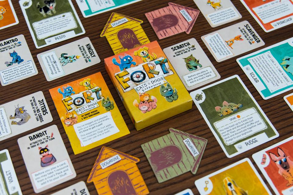 Review – Fort + Cats and Dogs Expansion - Geeks Under Grace
